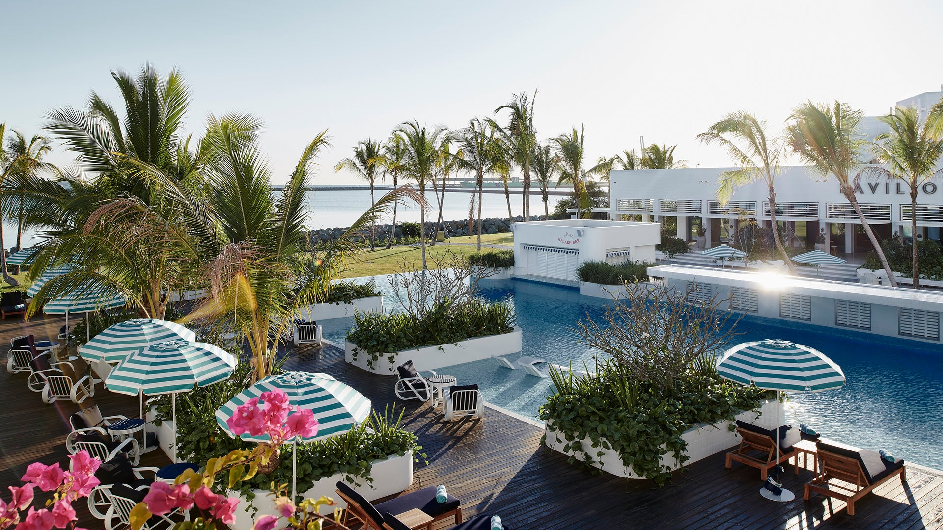 Soleil' Custom Commercial Umbrella | Stylish and durable shade by Basil ...