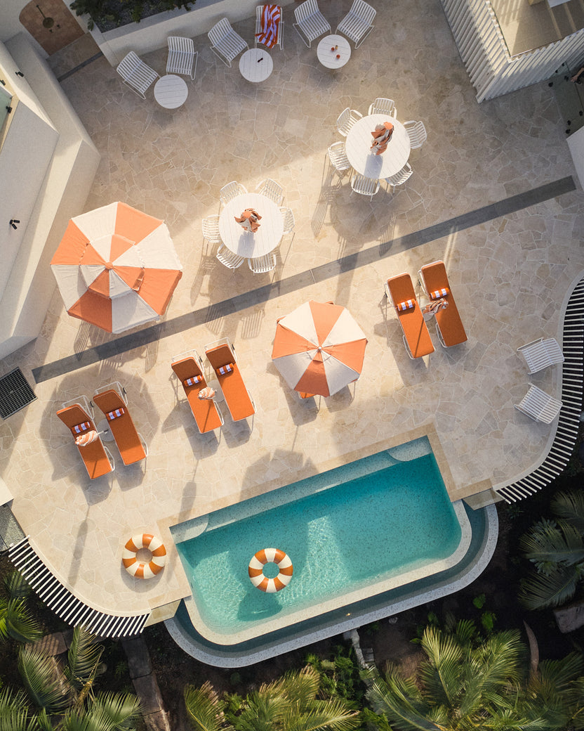 The Berry View Hotel – Basil Bangs